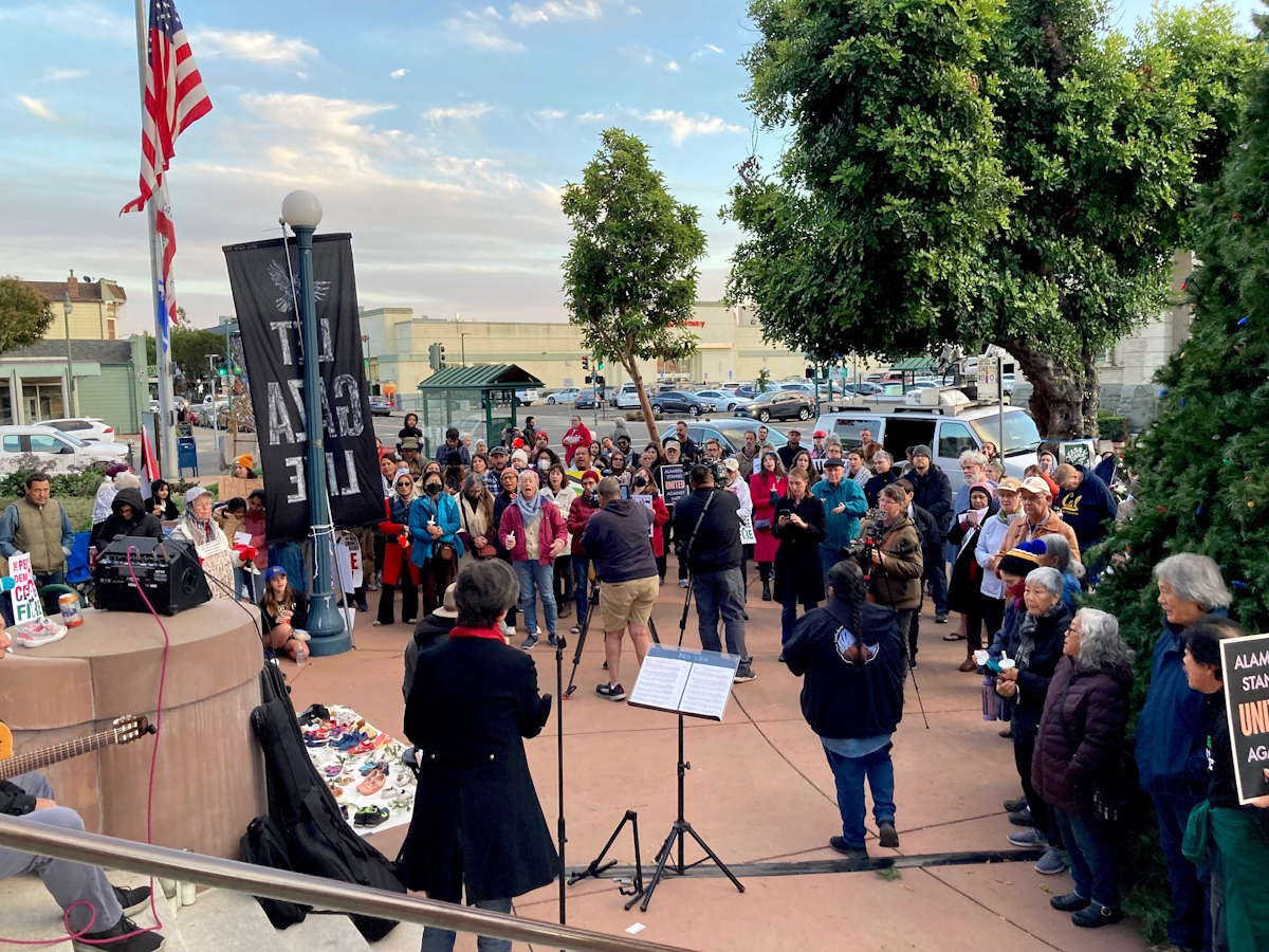 CEASE FIRE VIGIL FOR GAZA HELD AT CITY HALL PLAZA - Alameda ...